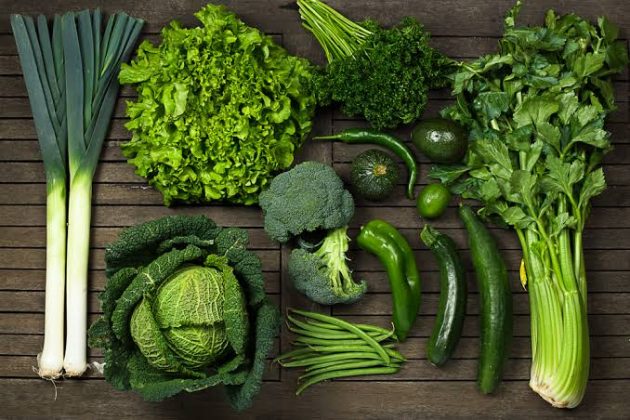 THE 8 COMMON FOODS THAT CARRY THE HIGHEST RISK OF FOOD POISONING ...
